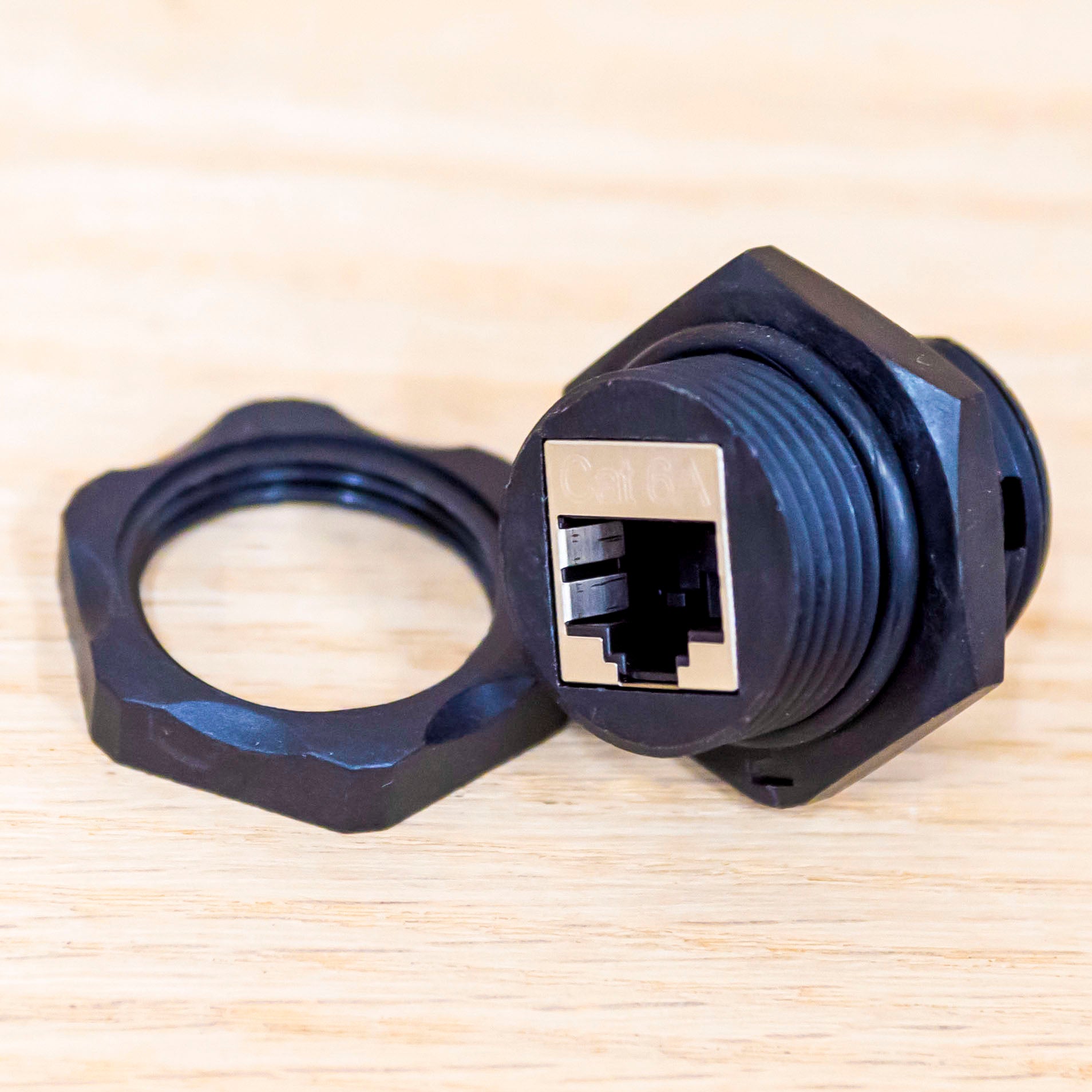 Cat.6a RJ45 Shielded Industrial Panel Mount Bulkhead Coupler Waterproo